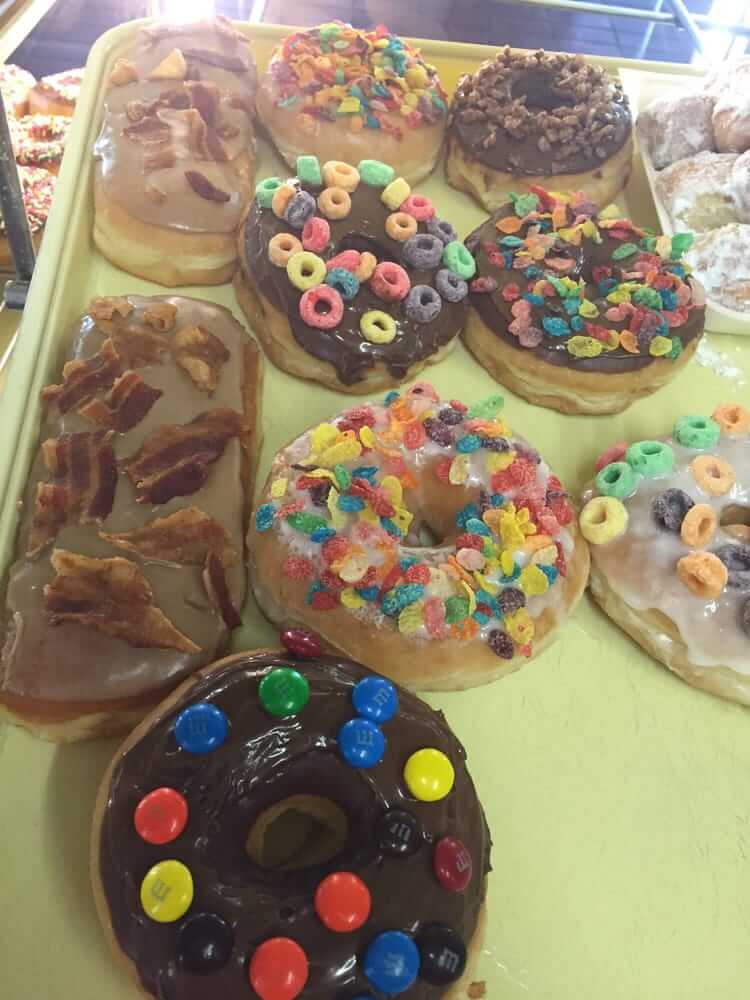 Universal Donuts - El Monte, CA - Full Menu, Reviews, Photos